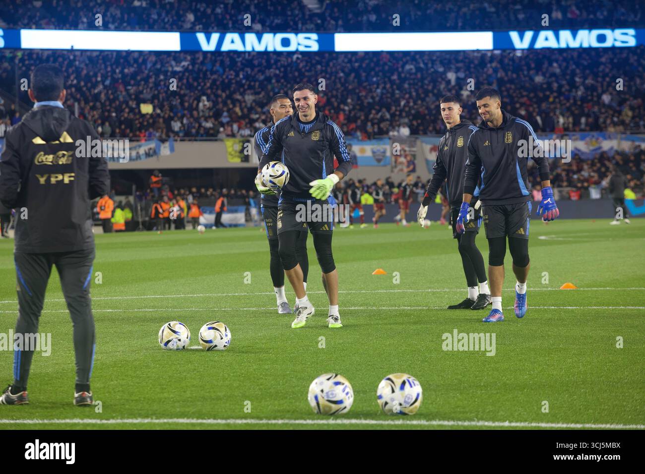 Goalkeeper Emiliano Martinez of Argentina warms up during the FIFA ...