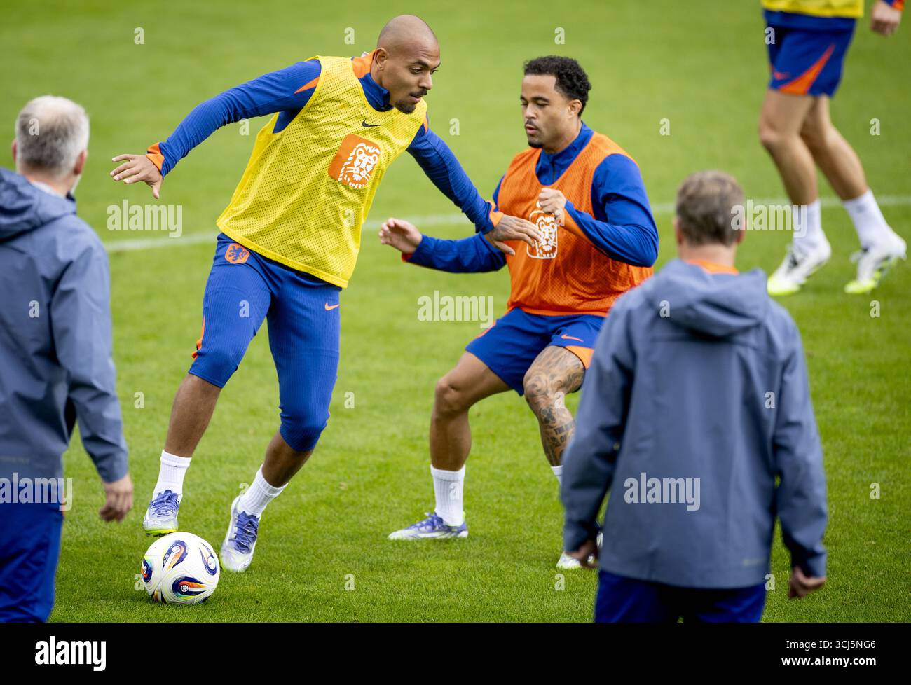 ZEIST - Donyell Malen and Justin Kluivert during a Dutch national team ...