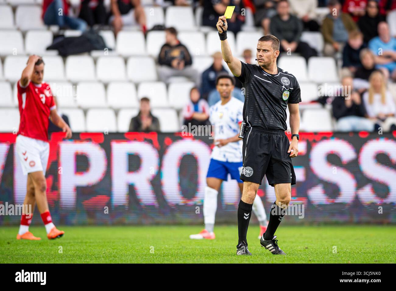 Vejle, Denmark. 04th, September 2025. Referee Lasse Graagaard seen ...