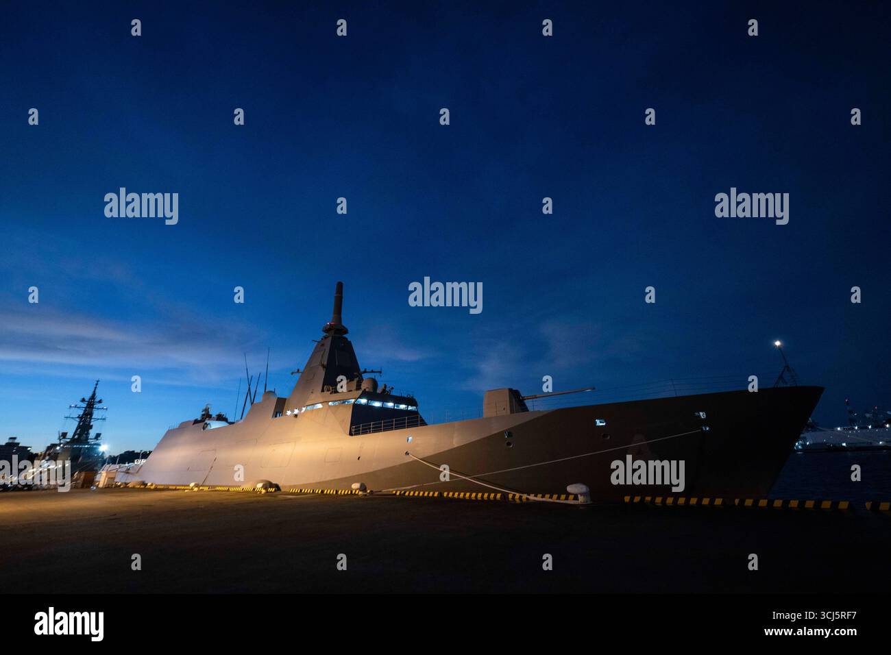 Japan Maritime Self-Defense Force (JMSDF) Mogami-class stealth frigate ...