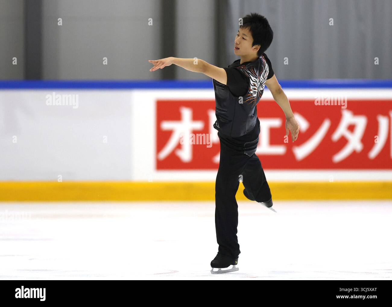 Tomoki HIWATASHI of United States performs during the men's short ...