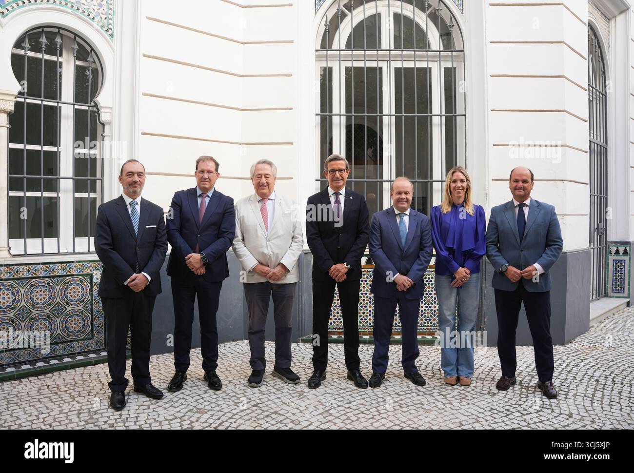 The Minister of Industry, Energy and Mines of the Regional Government ...