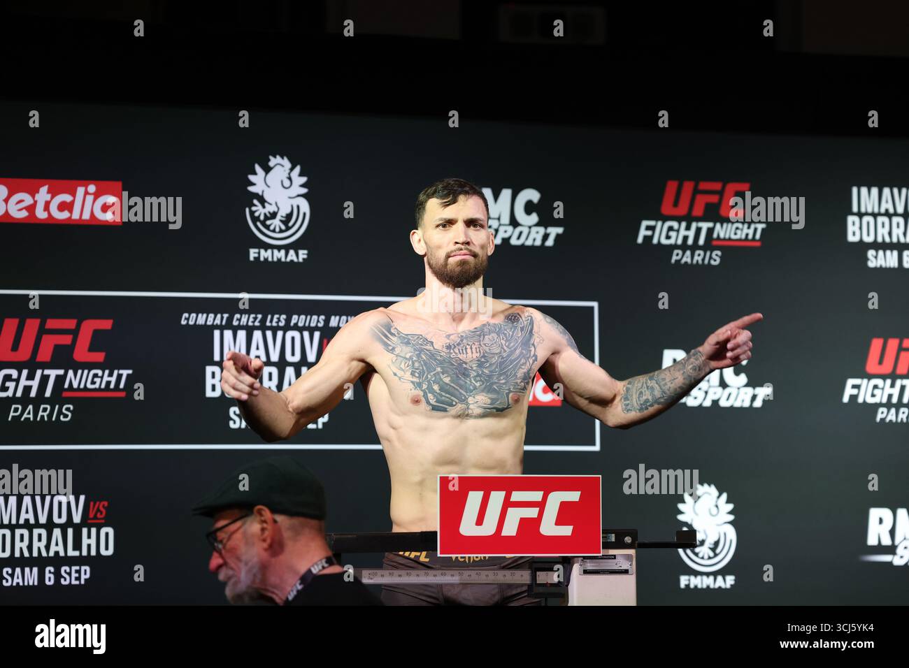 PARIS, PARIS - SEPTEMBER 05: Mauricio Ruffy poses on the scale during ...