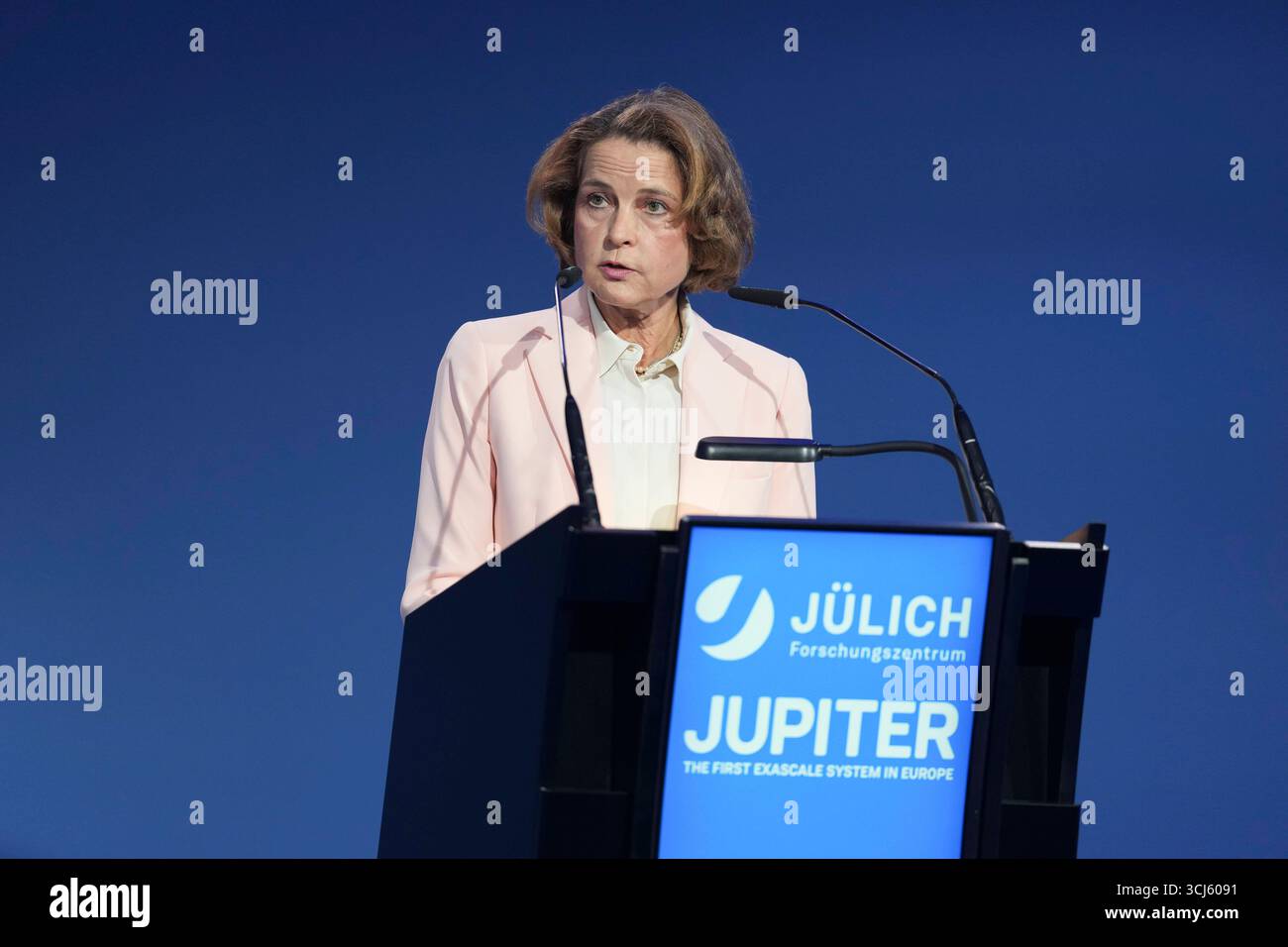 Inbetriebnahme des Exascale Supercomputer JUPITER durch Bundeskanzler ...