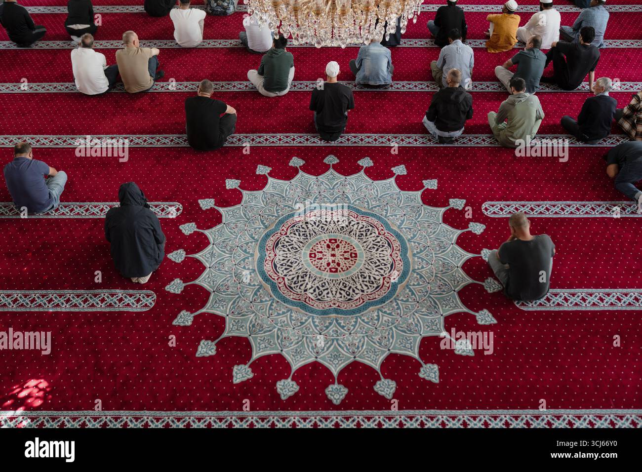 ROTTERDAM - Muslims pray for the victims of Gaza and their families ...