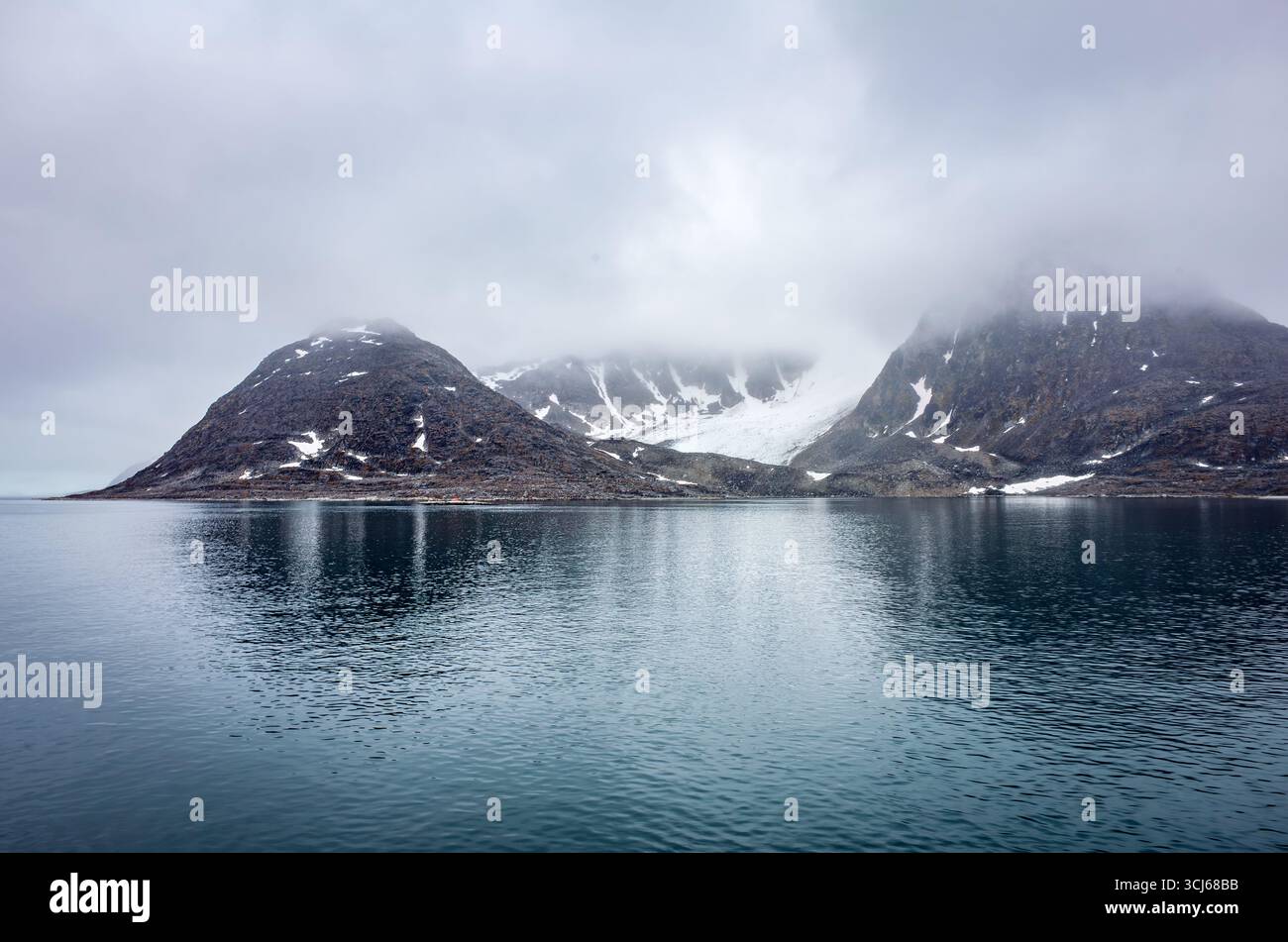 Danes Island Mountains Arctic Ocean Svalbard Norway // DANES ISLAND ...