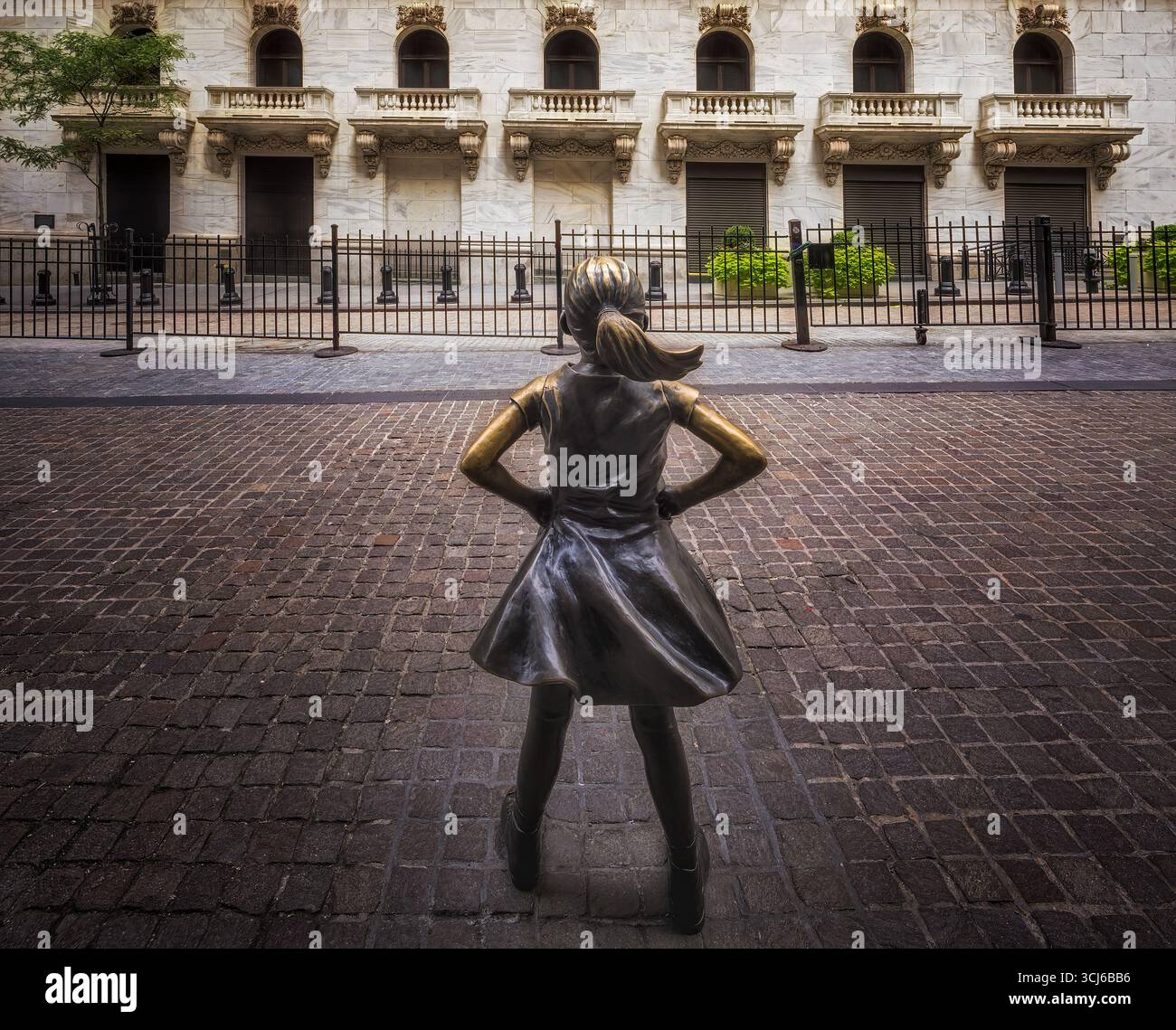 NYC Fearless Girl Wall Street - The New York Stock Exchange with the ...