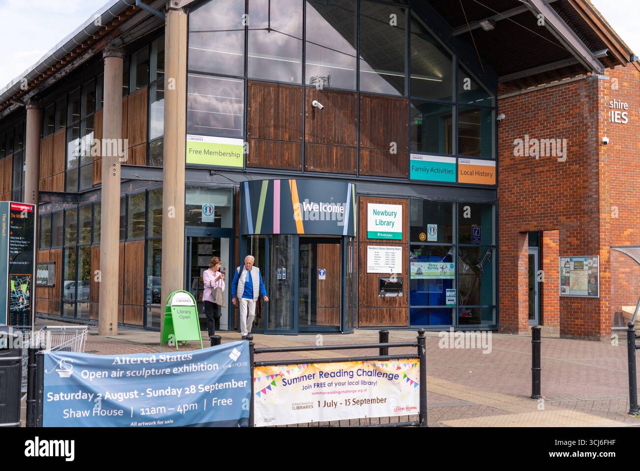 Sept 2025 Exterior view of the West Berkshire District Council library ...