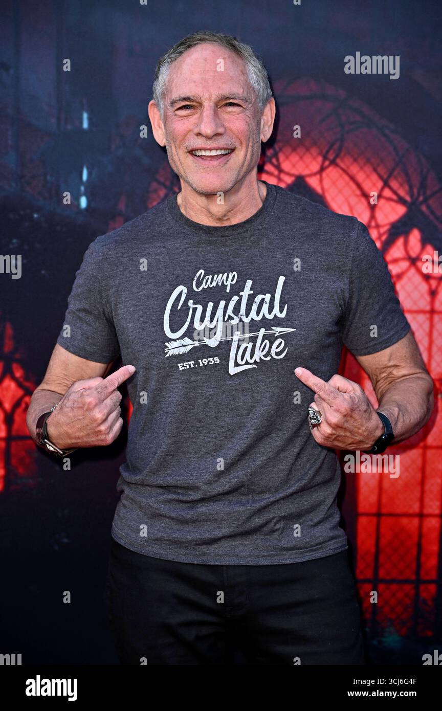 Russell Todd bei der Eröffnung der Halloween Horror Nights 2025 in den ...