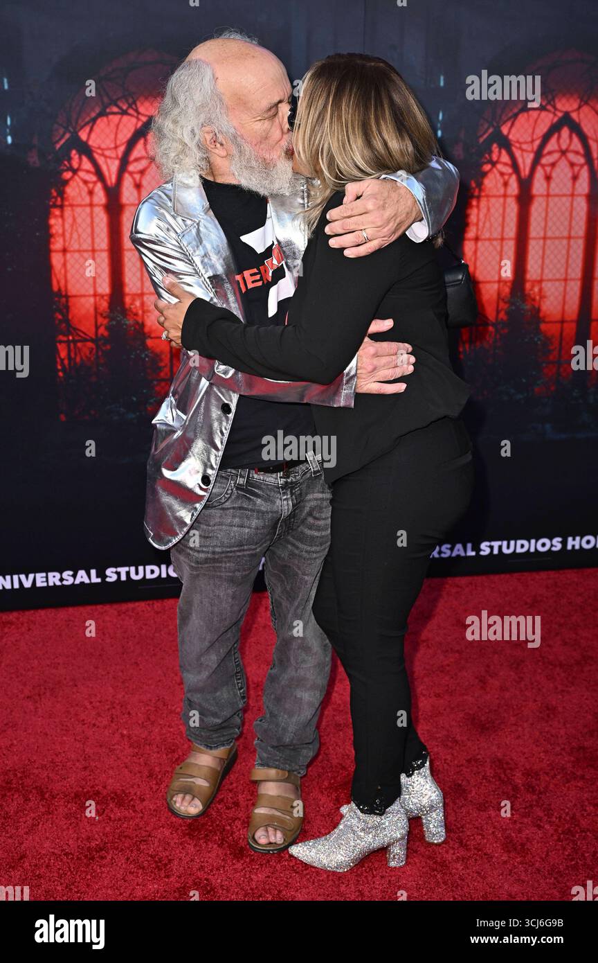 Clint Howard mit Ehefrau Kat C. Howard bei der Eröffnung der Halloween ...