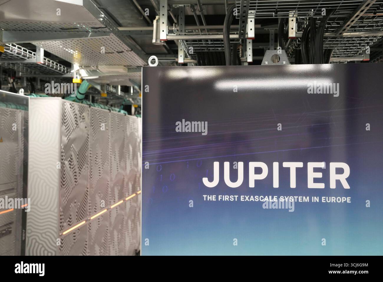 Inbetriebnahme des Exascale Supercomputer JUPITER durch Bundeskanzler ...