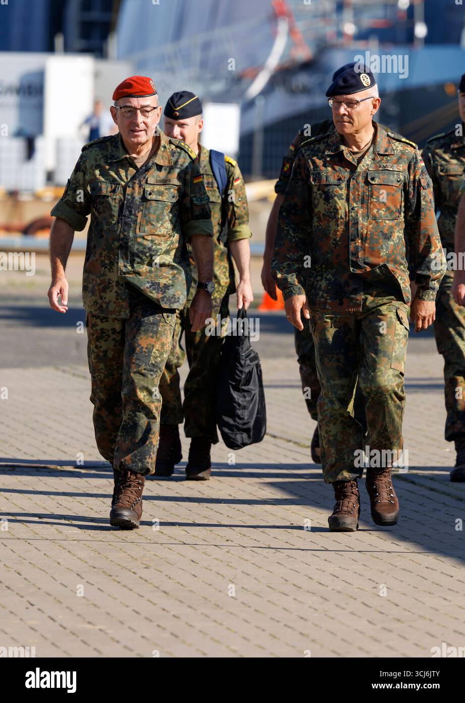 Carsten Breuer, Generalinspekteur der Bundeswehr und Vizeadmiral Jan ...