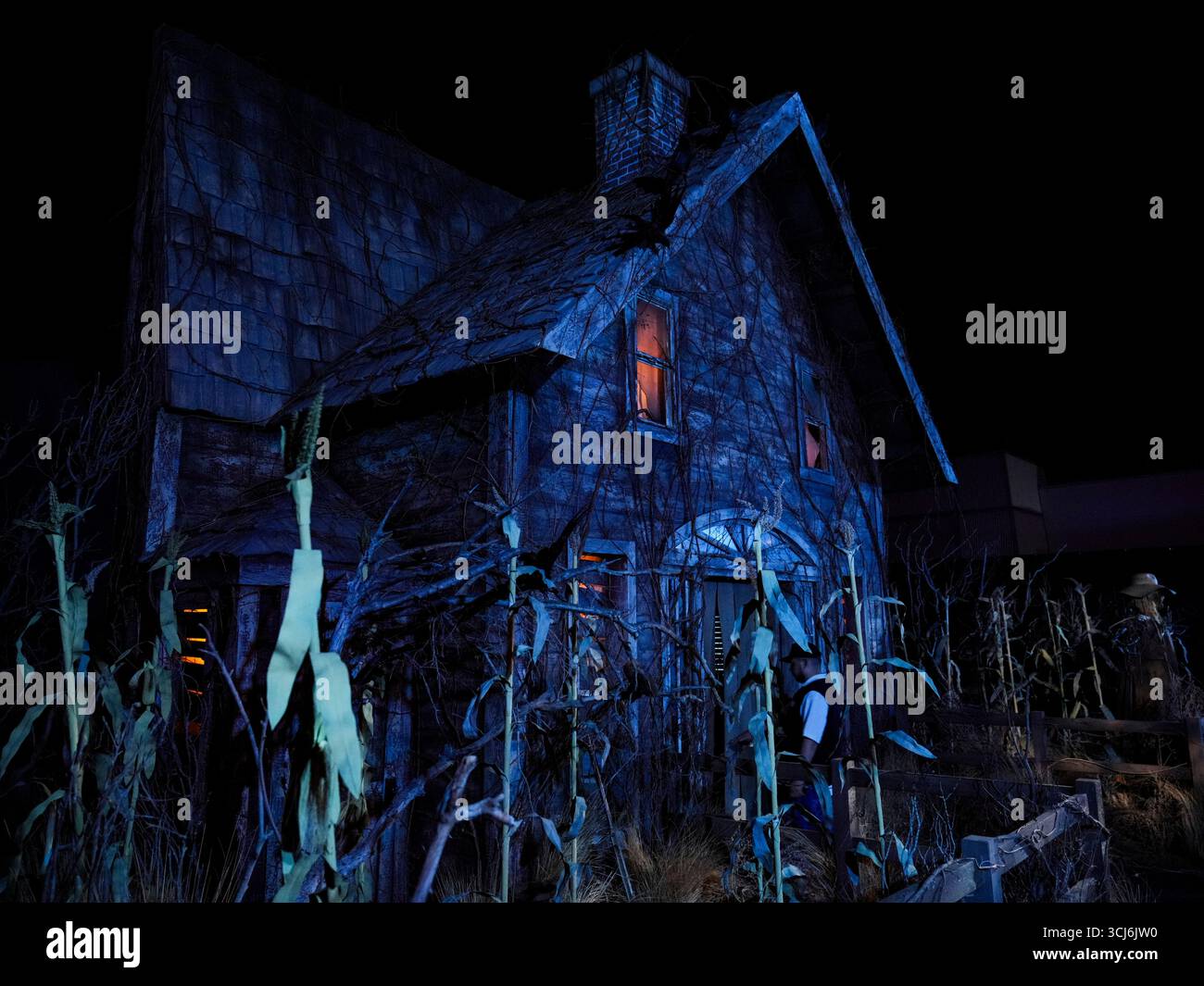 Scarecrow: Music By SLASH Maze at the Universal Studios Hollywood HALLOWEEN HORROR NIGHTS ...