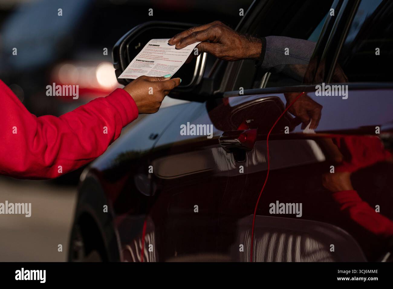 Chicago teachers hand out "Defend Your Rights Under the Threat of ...