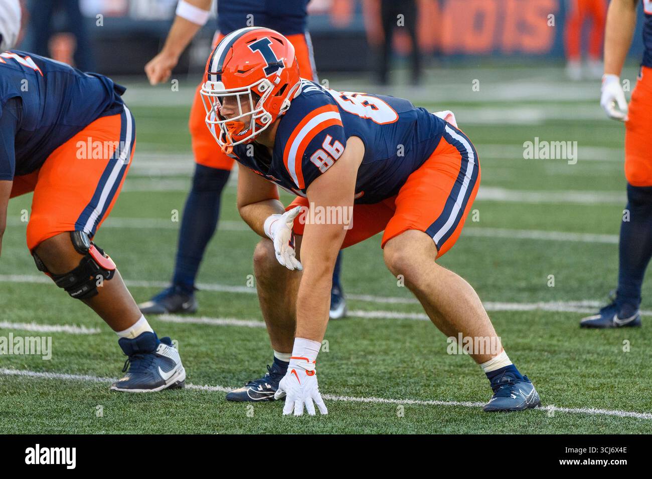 Illinois tight end Christian Abney during the first half of an NCAA ...
