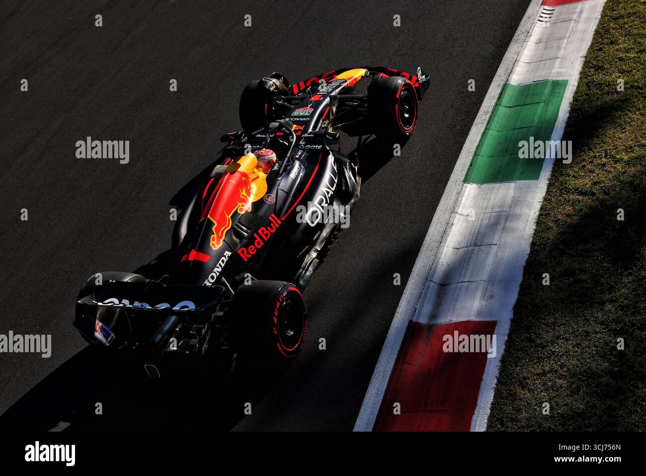 Max Verstappen (NLD) Red Bull Racing RB21. 05.09.2025. Formula 1 World Championship, Rd 16 ...