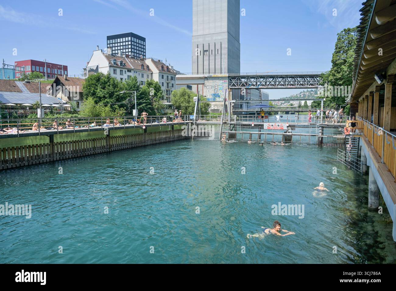 Flussbad Unterer Letten, Fluss Limmat, Zürich, Schweiz *** Flussbad ...