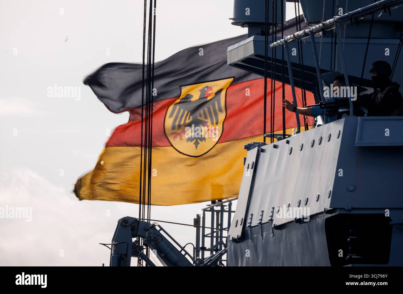 Securing and protecting the strategic sea transport of military forces ...