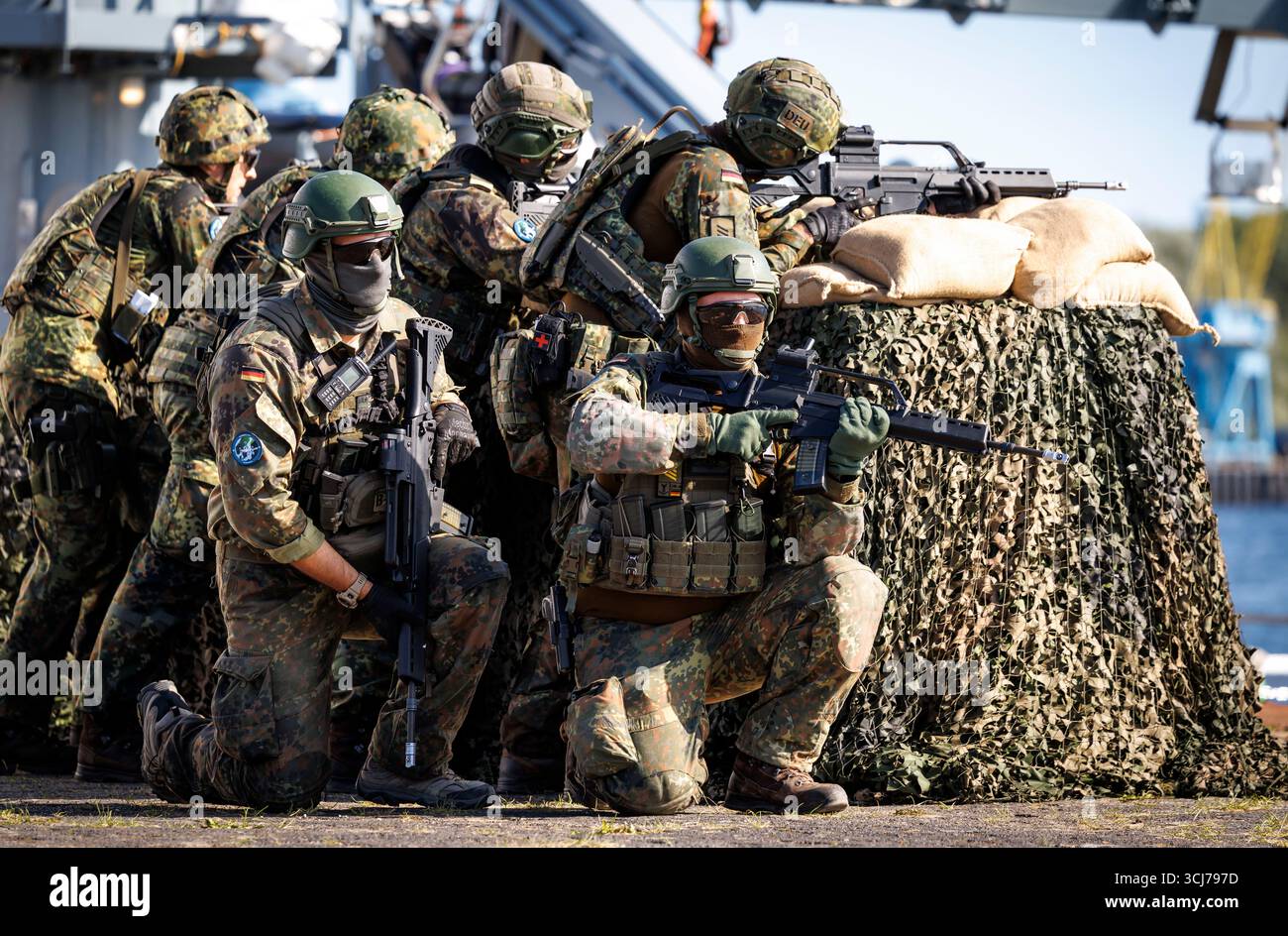 Securing and protecting the strategic sea transport of military forces ...