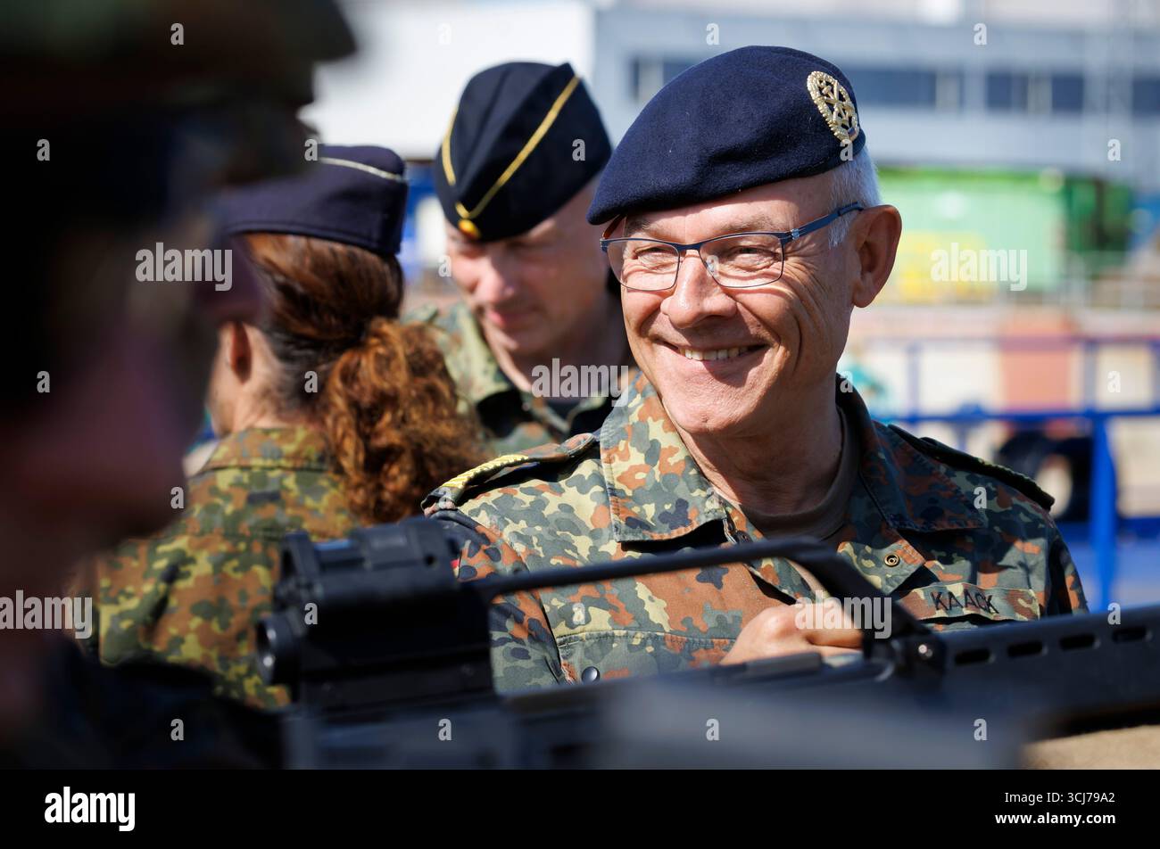 Vice Admiral Jan Christian Kaack, Inspector of the German Navy, Rostock ...