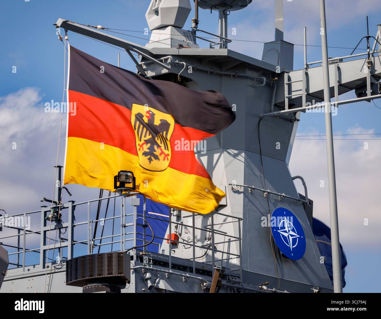 Securing and protecting the strategic sea transport of military forces ...