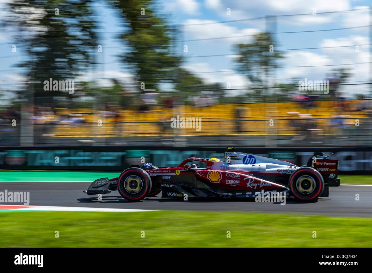 Lewis Hamilton n.44 (Scuderia Ferrari HP) during Free Practice 1 of ...