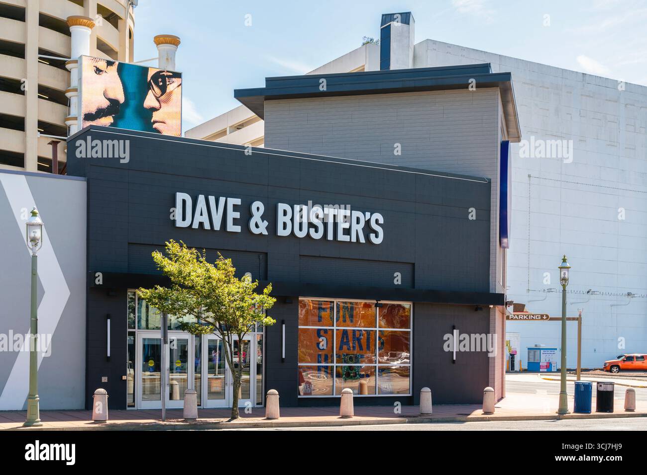 Dave and buster's power card hi-res stock photography and images - Alamy
