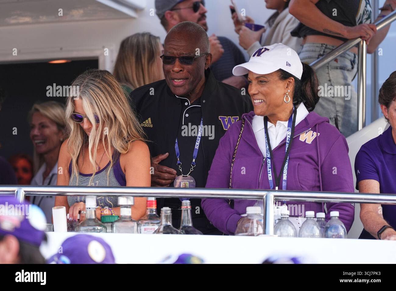 Washington president Robert J. Jones visits fans tailgating on boats ...
