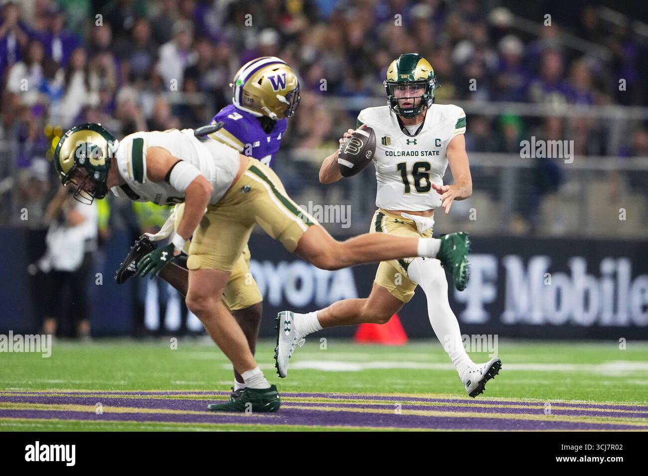 Colorado State quarterback Brayden Fowler-Nicolosi runs the ball during ...
