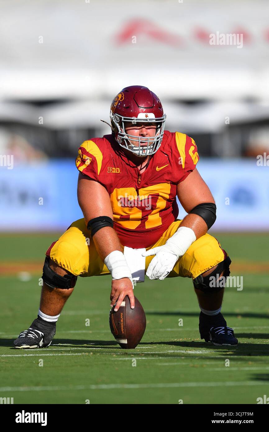LOS ANGELES, CA - AUGUST 30: USC Trojans offensive lineman Kilian O ...