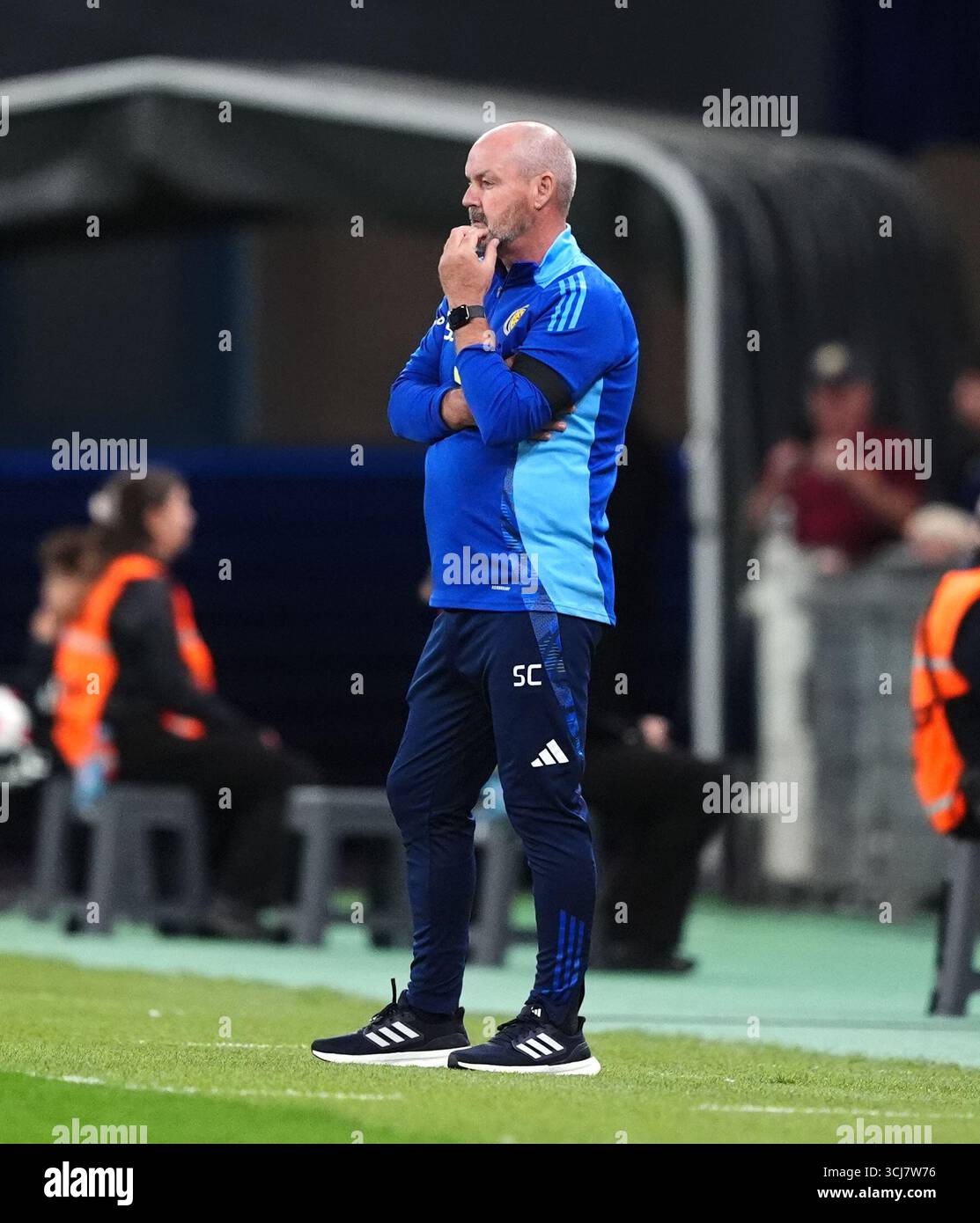 Scotland manager Steve Clarke on the touchline during the World Cup ...