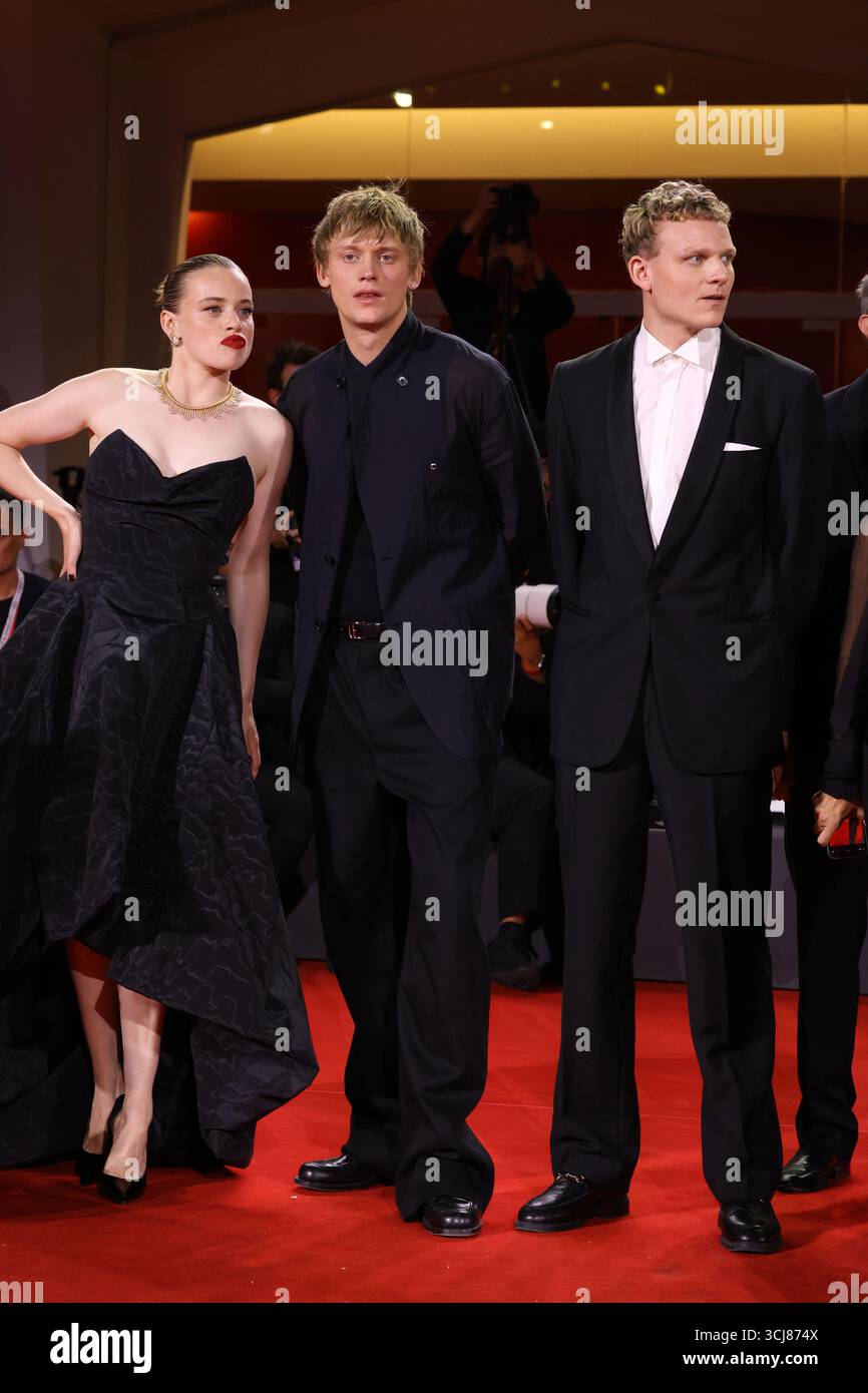 Luns Weldler, Johannes Hegemann and Enzo Brumm'Silent Friend' premiere ...