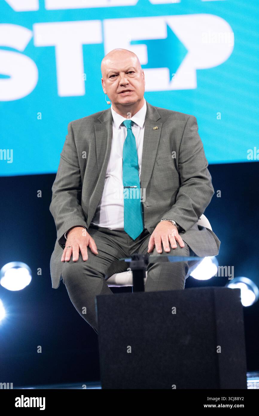 Reform uks councillor ian cooper hi-res stock photography and images - Alamy