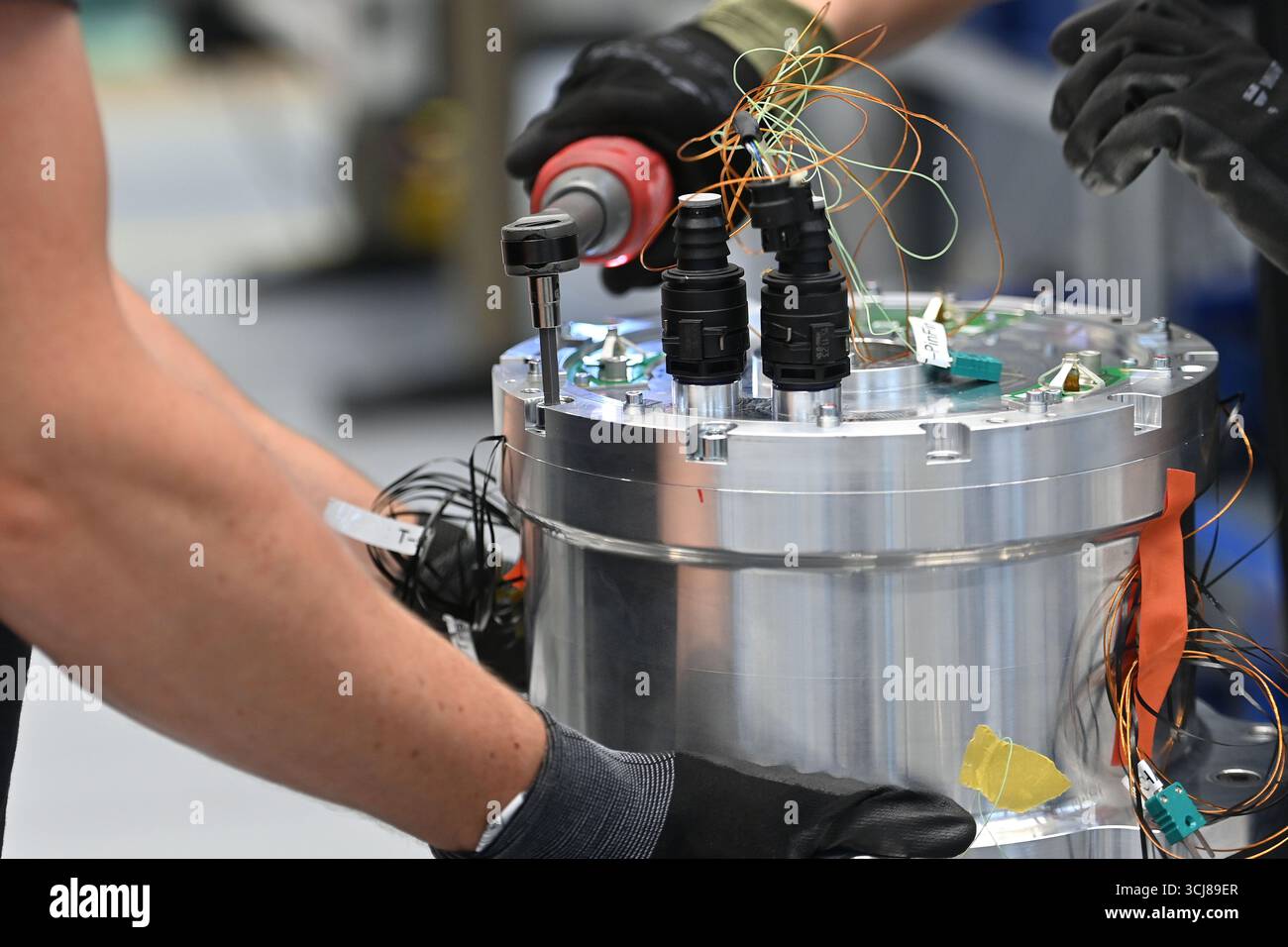 Manufacturing, production, workers, industrial mechanics, mechatronics ...