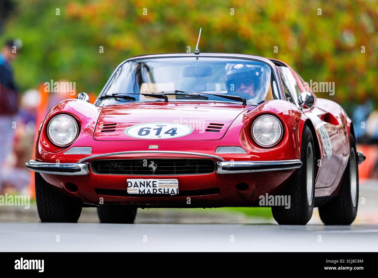 Ferrari Dino 246 GTS von 1974 beim Arosa Classic Car 2025, in Aktion w ...
