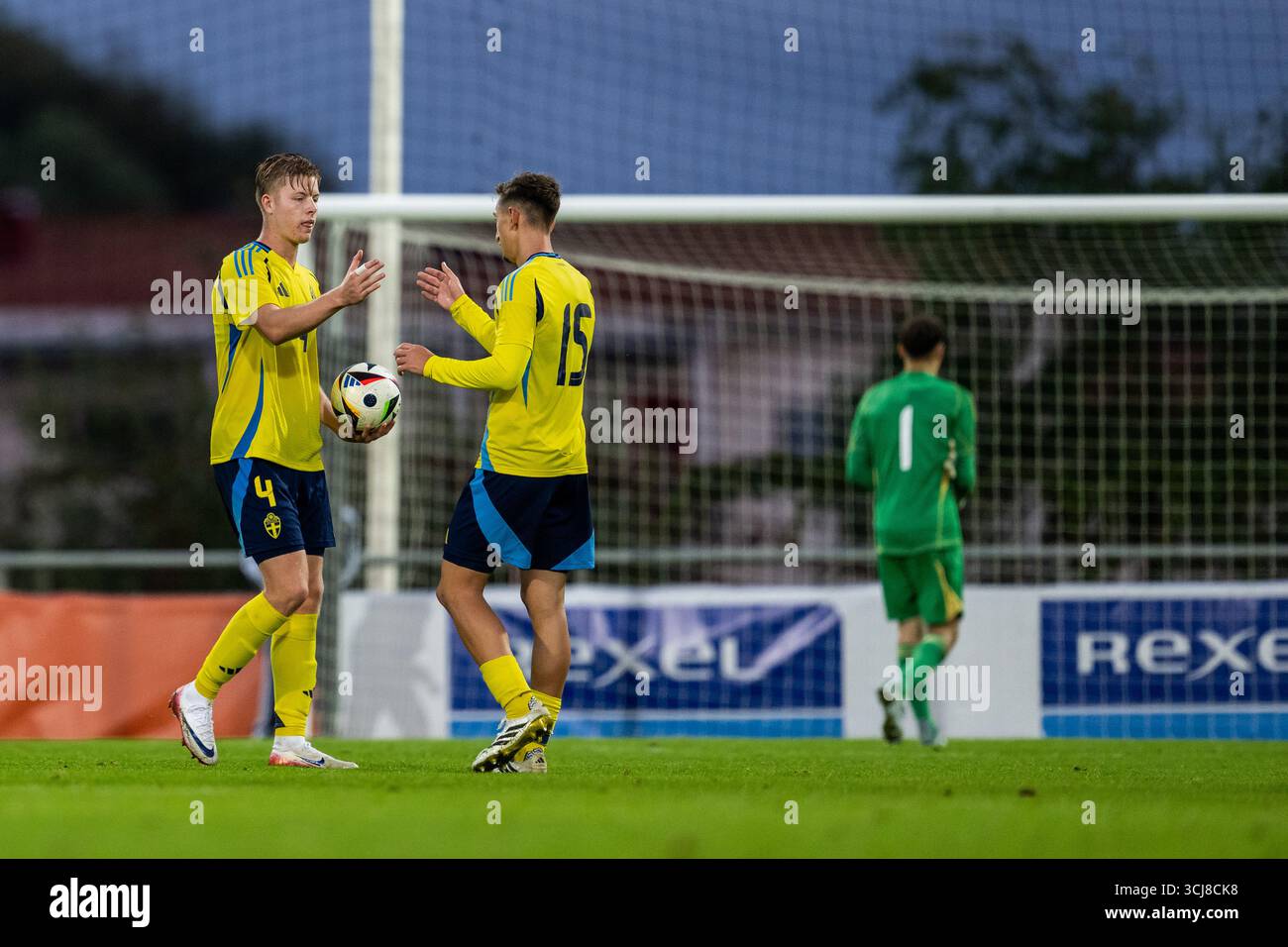 250905 Nils Zätterström and Jonas Rouhi of Sweden celebrate after the ...