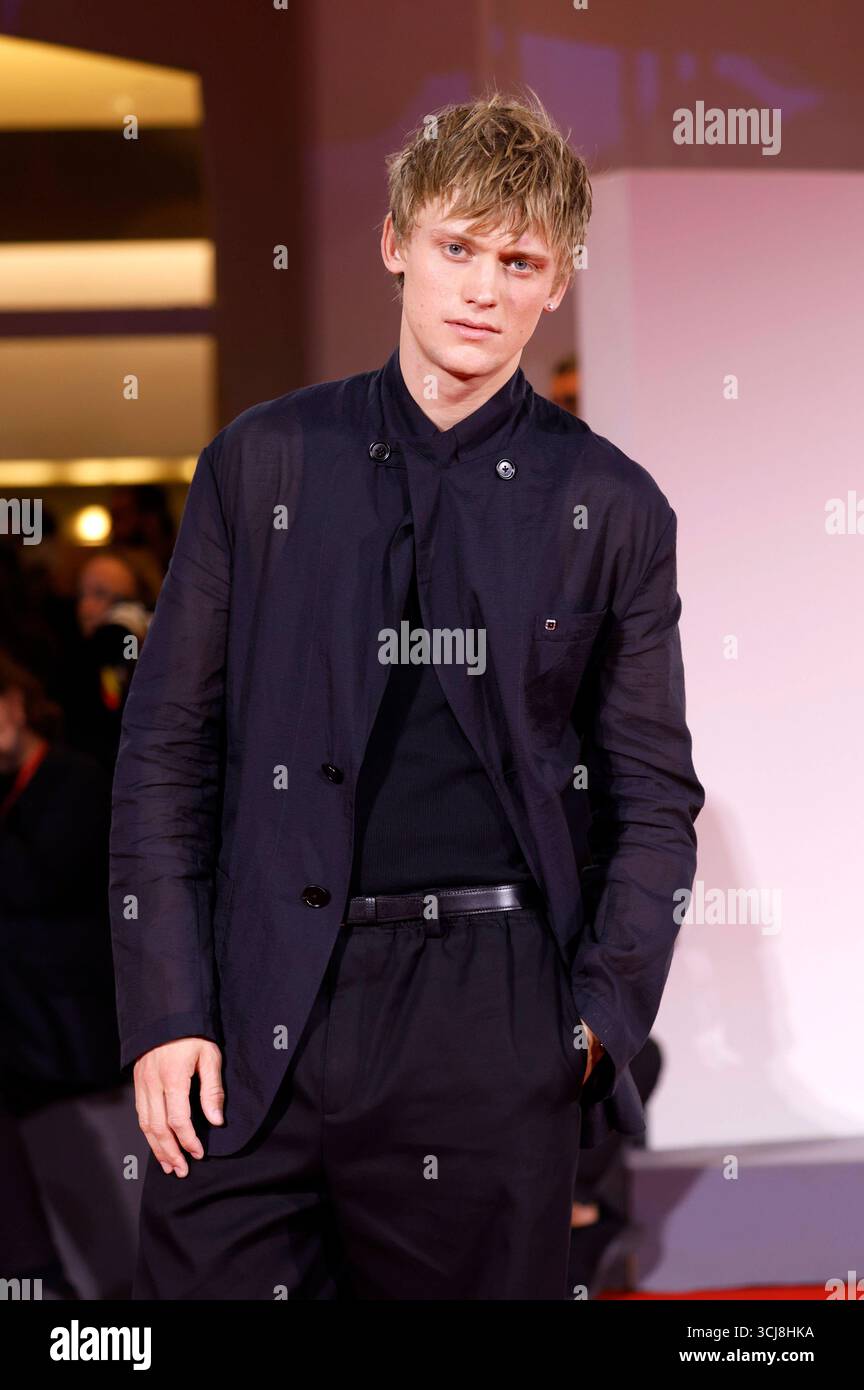 Enzo Brumm bei der Premiere des Kinofilms Silent Friend / Stille ...