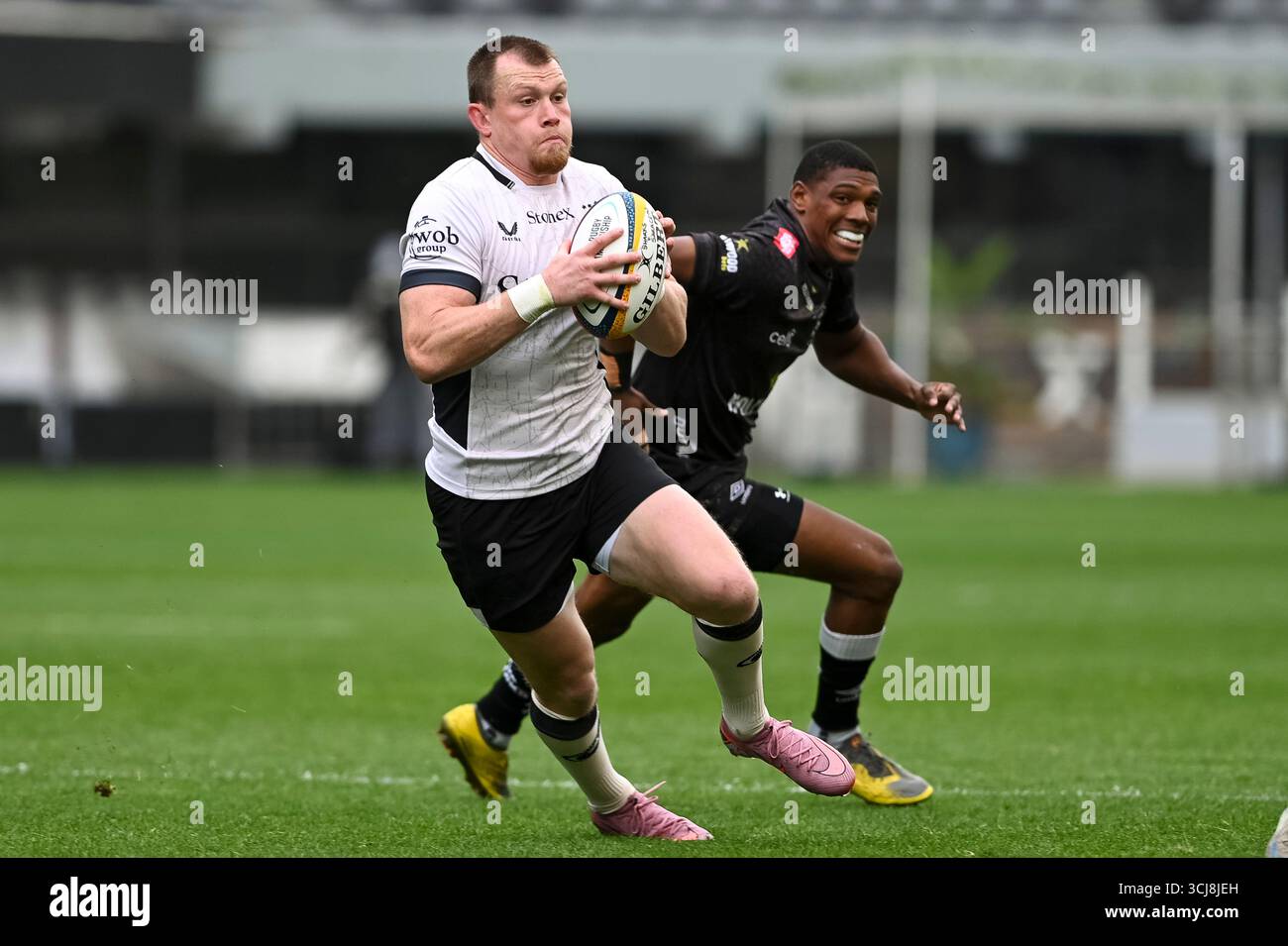 Nick Tompkins, captain of Saracens during the match between ...