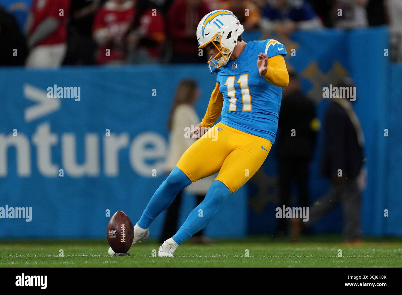 Los Angeles Chargers kicker Cameron Dicker warms up before an NFL ...