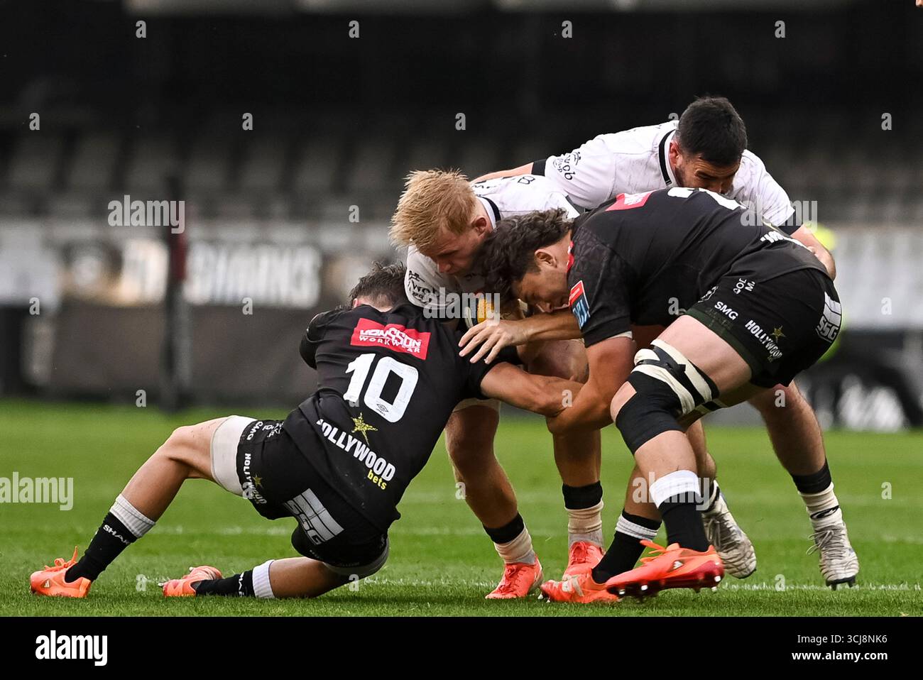 Hugh Tizard of Saracens during the match between Hollywoodbets Sharks ...