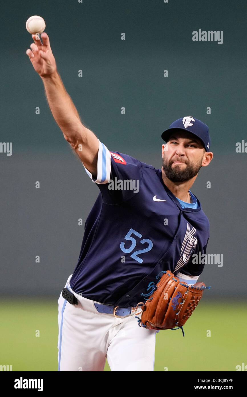Kansas City Royals starting pitcher Michael Wacha throws during the ...