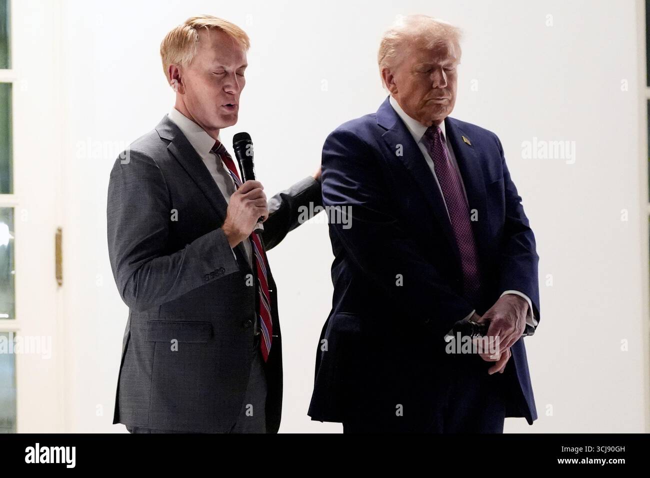 Sen. James Lankford, R-Okla., says a prayer with President Donald Trump ...