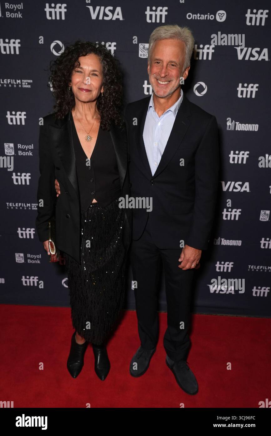 Allison Diftler, left, and William Goldenberg attend the premiere of ...