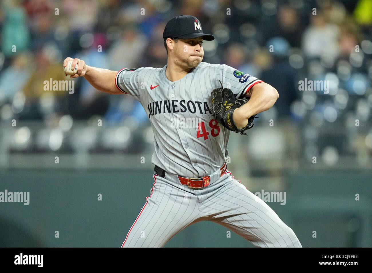 Minnesota Twins relief pitcher Justin Topa throws during the eighth ...