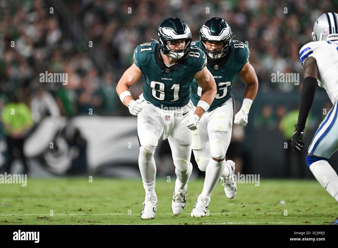 Philadelphia Eagles tight end Grant Calcaterra (81) in action during ...
