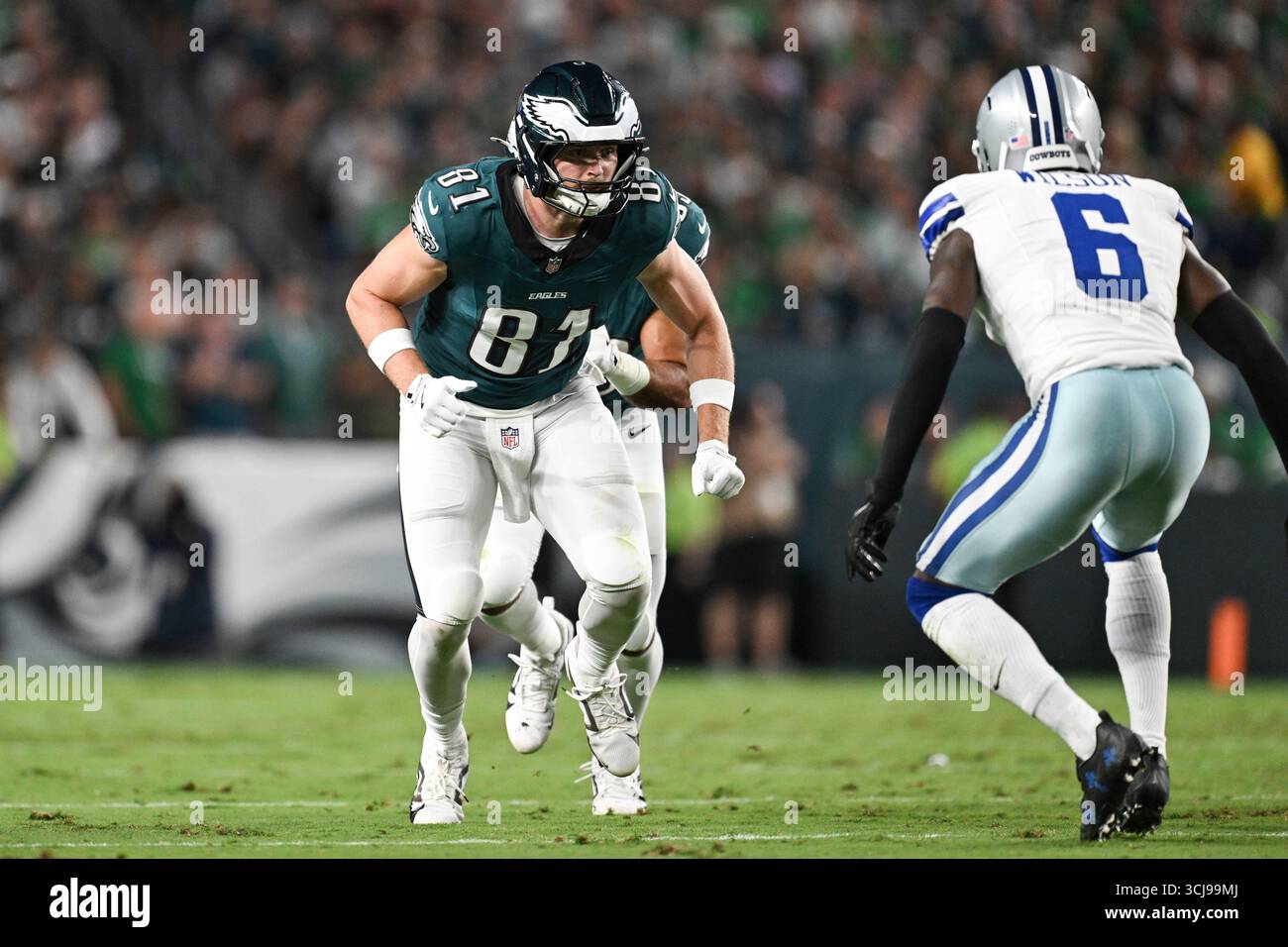 Philadelphia Eagles tight end Grant Calcaterra (81) in action during ...