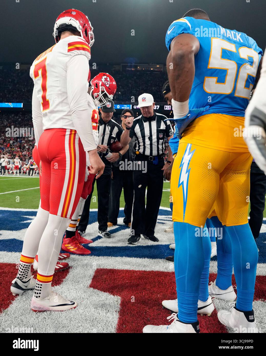 Kansas City Chiefs place kicker Harrison Butker (7) and Los Angeles ...
