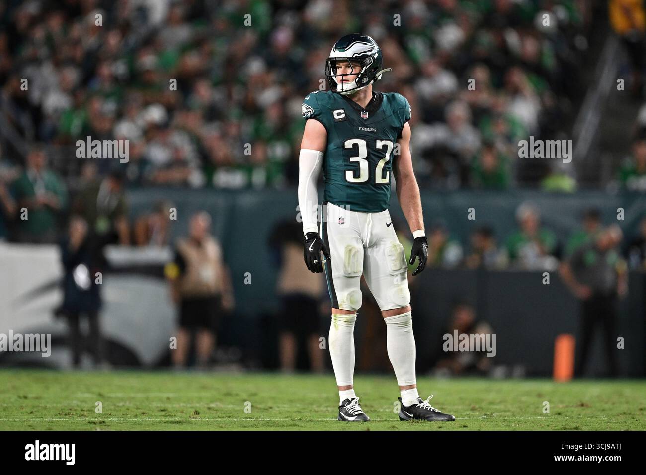 Philadelphia Eagles safety Reed Blankenship (32) looks on between plays ...