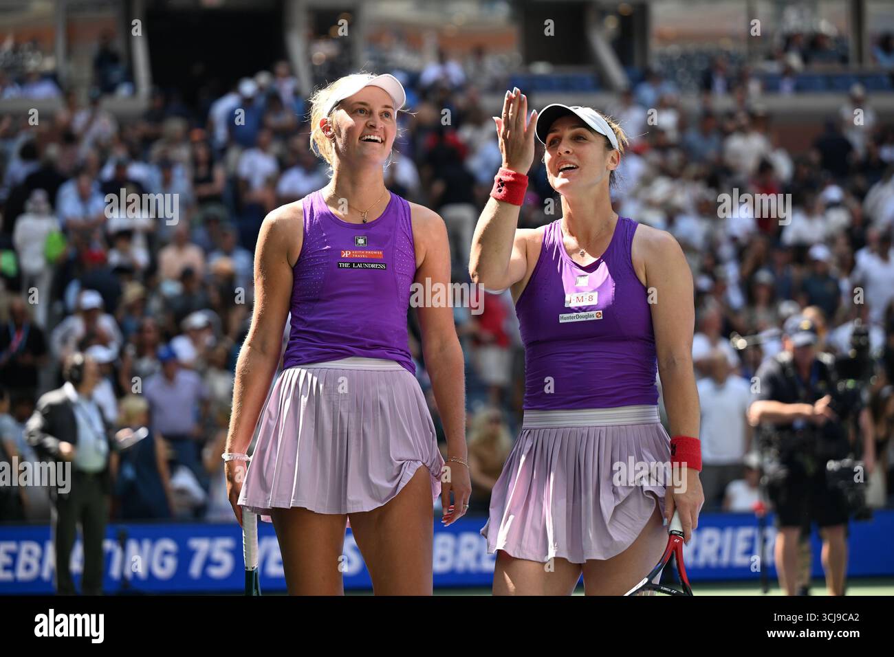 (250906) -- NEW YORK, Sept. 6, 2025 (Xinhua) -- Gabriela Dabrowski (R)/Erin Routliffe greet the ...