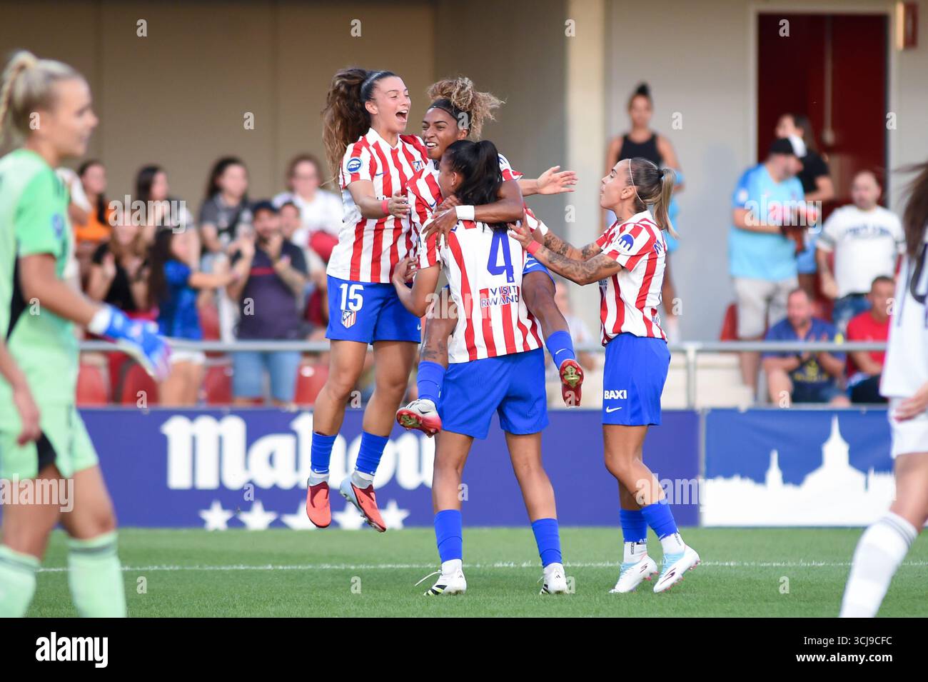 (250906) -- MADRID, Sept. 6, 2025 (Xinhua) -- Players of Atletico de ...
